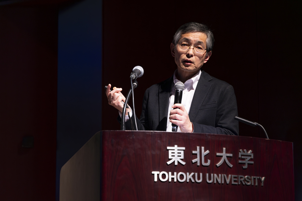 Director Toshio Suga presented about WPI-AIMEC’s activities at a forum ...